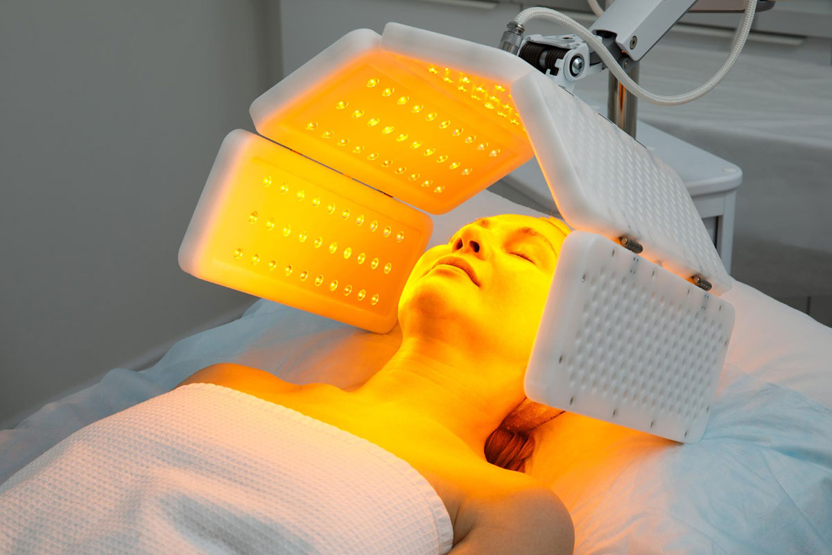 Facial light therapy as supportive care for skin during light deficiency